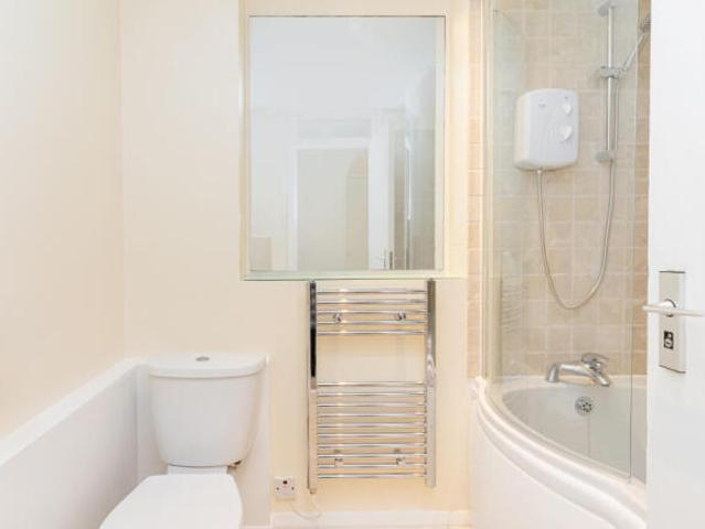 2 bedroom flat for rent in Wavel Place, Sydenham, London, SE26