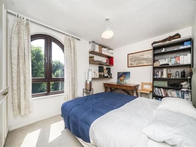 2 bedroom flat for rent in Waveney Close, Wapping, E1W