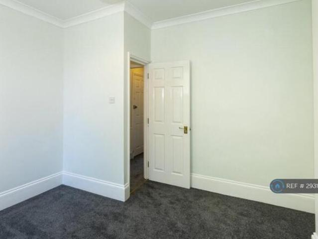 2 bedroom flat for rent in Waverley Grove, Southsea, PO4