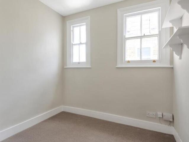2 bedroom flat for rent in Waynflete Street, London, SW18