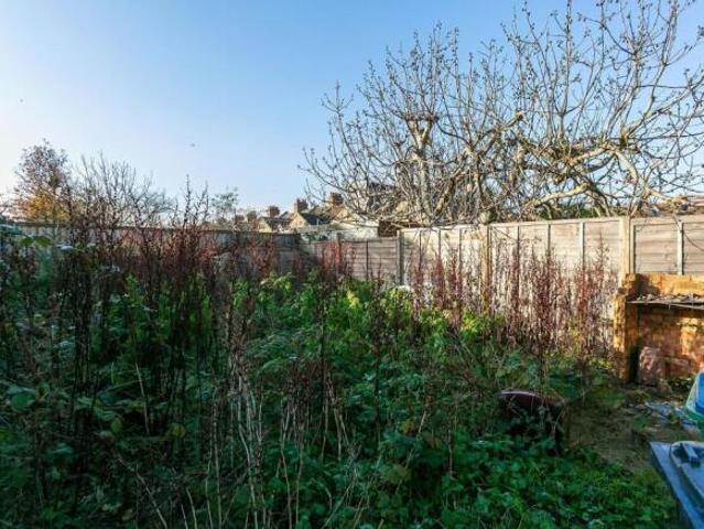 2 bedroom flat for rent in WD18, Watford, WD18