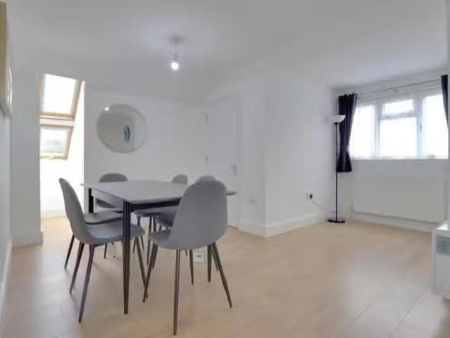 2 bedroom flat for rent in Wembley, HA0
