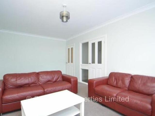 2 Bedroom Flat For Rent In Weetwood, Leeds