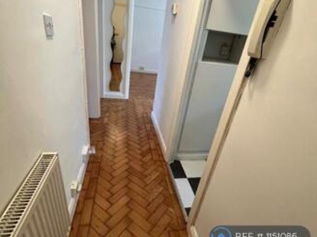 2 bedroom flat for rent in Weihurst Court, Sutton, SM1