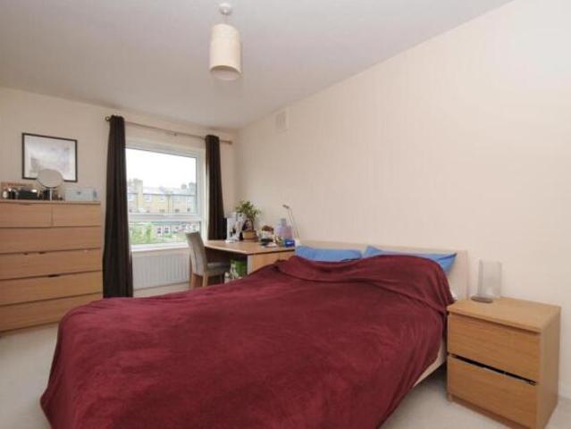 2 bedroom flat for rent in Weimar Street, Putney, London, SW15