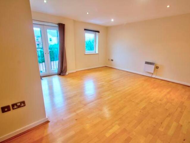 2 bedroom flat for rent in Welford Road, Clarendon Park, Leicester, LE2