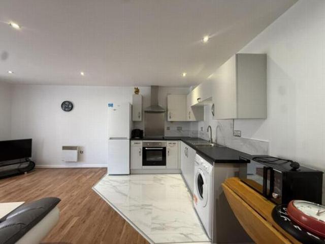 2 bedroom flat for rent in Welford Road, Leicester, LE2