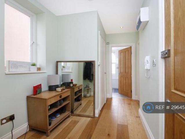 2 bedroom flat for rent in Wellington Gardens, London, SE7