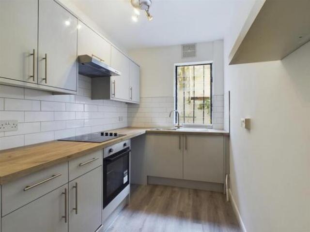 2 bedroom flat for rent in Wellington Road, Brighton, BN2