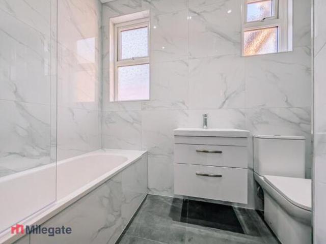2 bedroom flat for rent in Wellington Road, Harrow, HA3