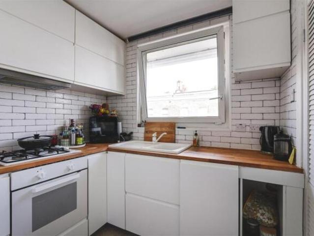 2 bedroom flat for rent in Wellington Row, Columbia Road, E2
