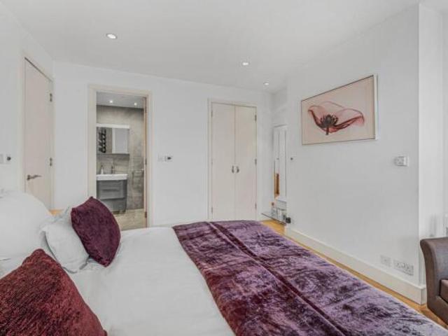 2 bedroom flat for rent in Wellington Street, Aldwych, WC2E