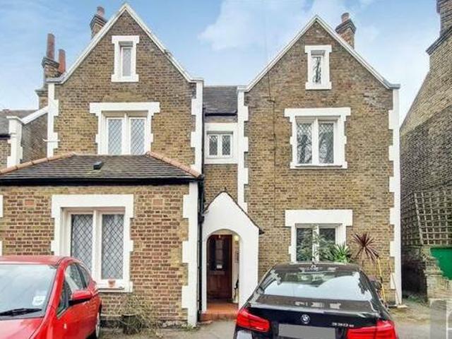 2 bedroom flat for rent in Wellington Way Bow London E3
