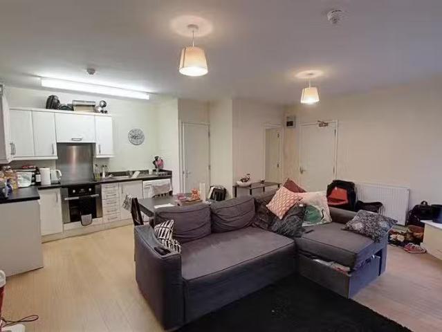 2 bedroom flat for rent in Wells Road, Bath, BA2