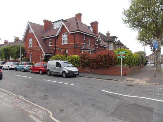 2 bedroom flat for rent in Wells Road, Knowle, Bristol, BS4