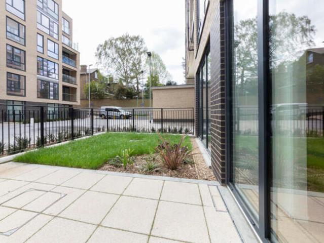 2 bedroom flat for rent in West Court, Eltham, London, SE9