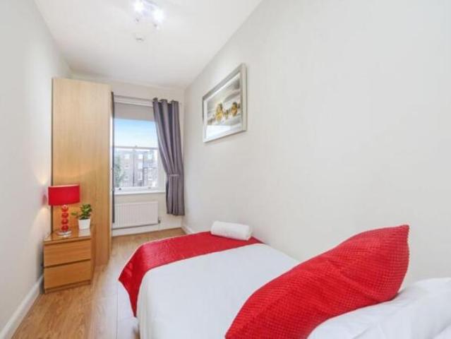 2 bedroom flat for rent in West Cromwell Road, London, SW5