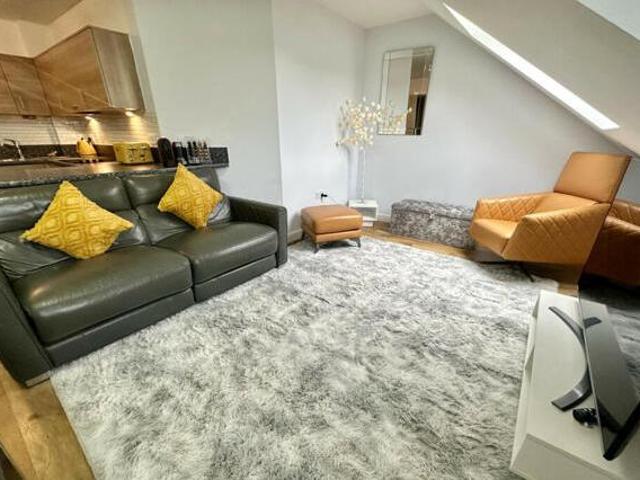 2 Bedroom Flat For Rent In West Drayton, Greater London