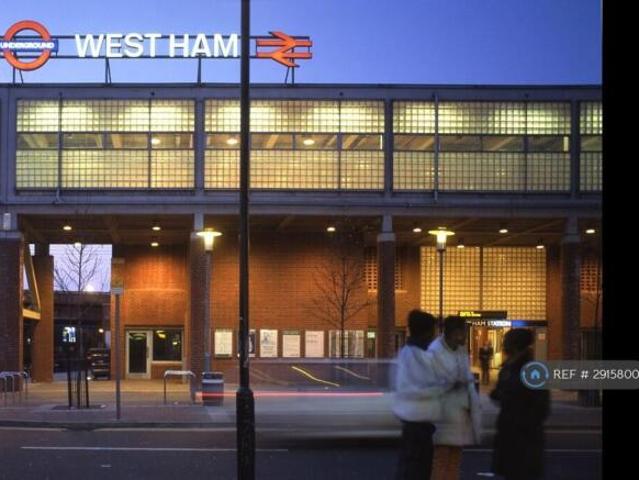 2 bedroom flat for rent in West Ham, London, E15