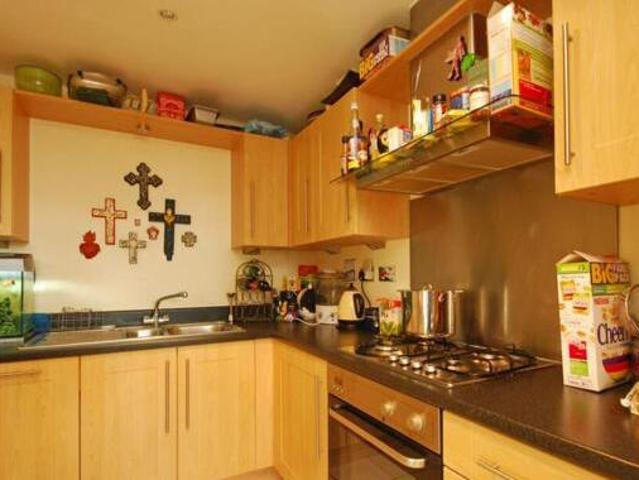 2 Bedroom Flat For Rent In West Hill, London