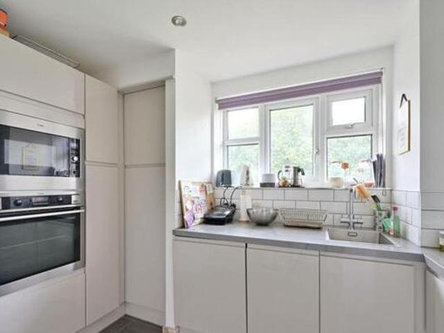 2 Bedroom Flat For Rent In West Putney, London