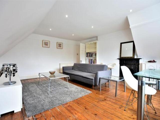 2 bedroom flat for rent in West Park, Mottingham, SE9