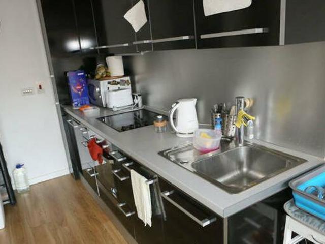2 bedroom flat for rent in West Point Wellington Street Leeds LS1