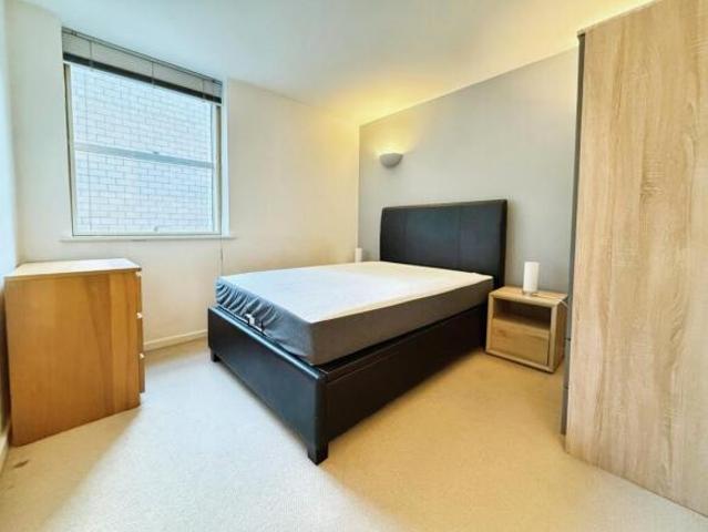 2 bedroom flat for rent in West Point, Wellington Street, Leeds, West Yorkshire, LS1