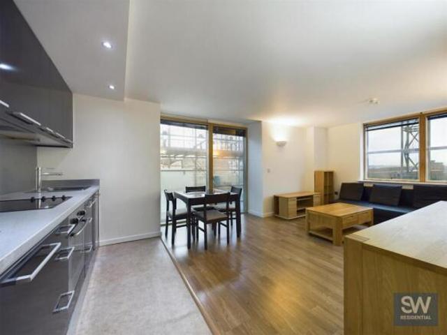 2 bedroom flat for rent in West Point, Wellington Street, LS1 4JL, LS1