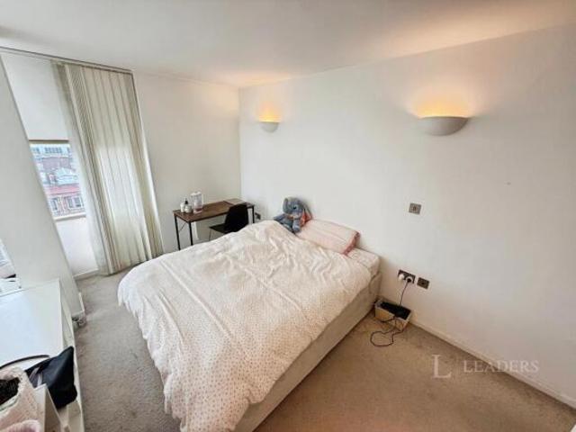 2 bedroom flat for rent in West Point, Wellington Street, LS1
