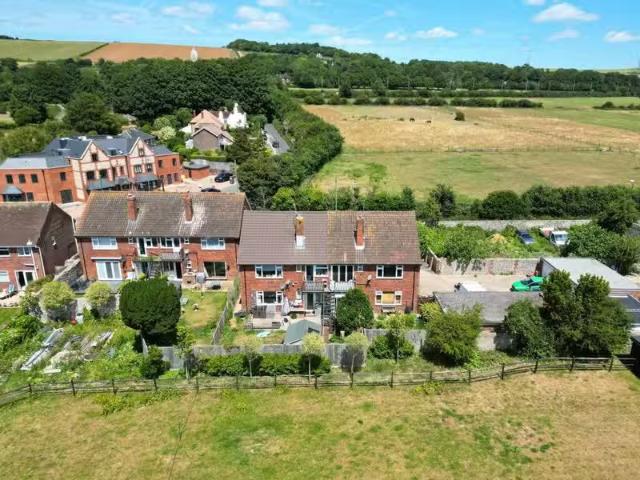2 bedroom flat for rent in West Street, Sompting, BN15