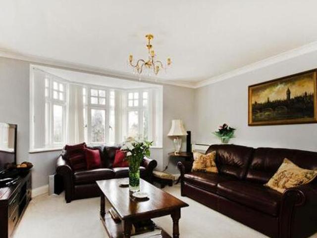 2 Bedroom Flat For Rent In West Wimbledon, London