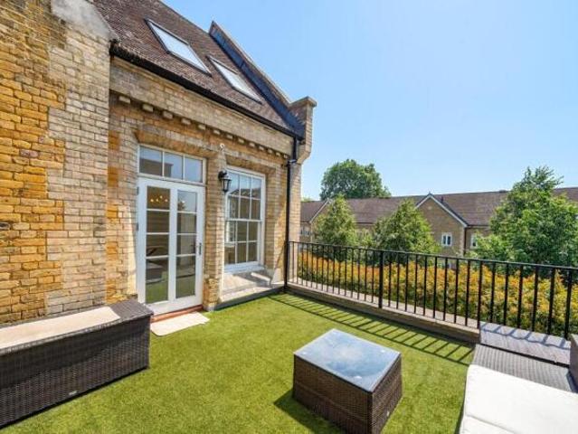 2 bedroom flat for rent in West Wing, Chapel Drive, Dartford, DA2