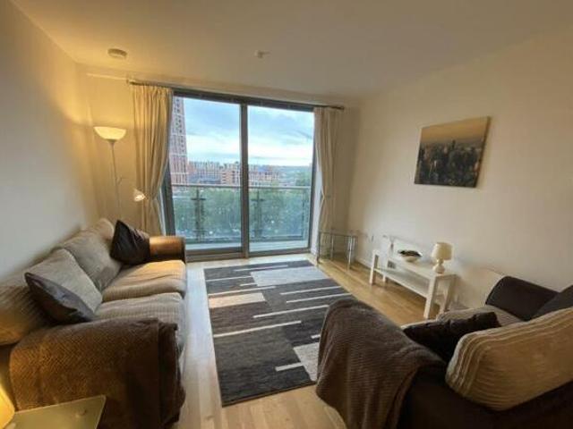 2 Bedroom Flat For Rent In West Yorkshire, Uk