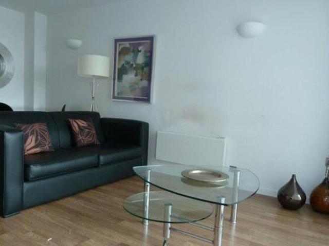 2 Bedroom Flat For Rent In West Yorkshire, Uk