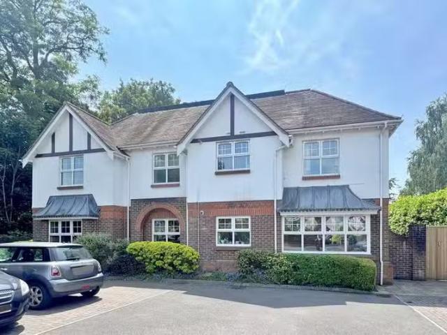 2 bedroom flat for rent in Westbourne, BH4