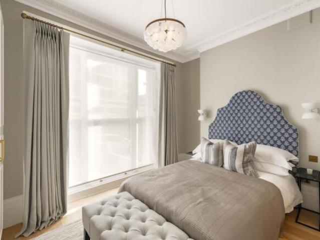 2 bedroom flat for rent in Westbourne Park Road, Notting Hill, W11