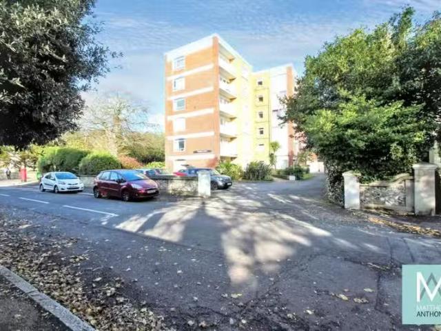 2 bedroom flat for rent in Westbury Court, Belsize Road, BN11