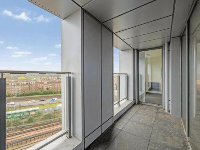 2 bedroom flat for rent in Westgate House, London, W5
