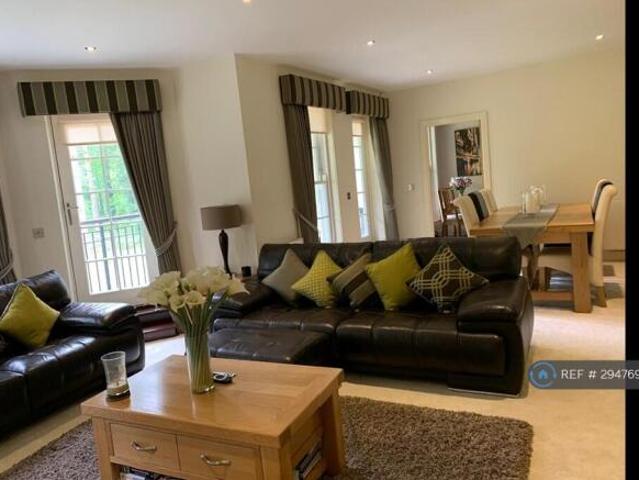 2 bedroom flat for rent in Westerham Road, Kent, BR2