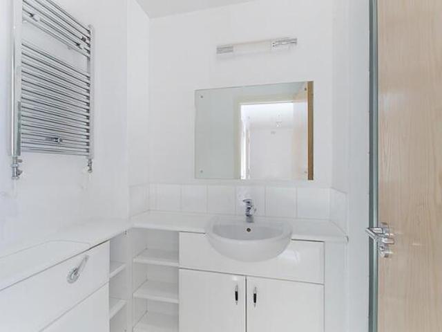 2 bedroom flat for rent in Western Beach Apartments, Hanover Avenue, Royal Docks, London, E16