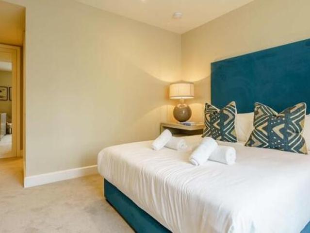 2 bedroom flat for rent in Westferry Circus, E14