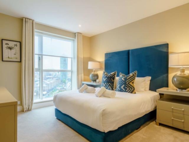 2 bedroom flat for rent in Westferry Circus, London, E14