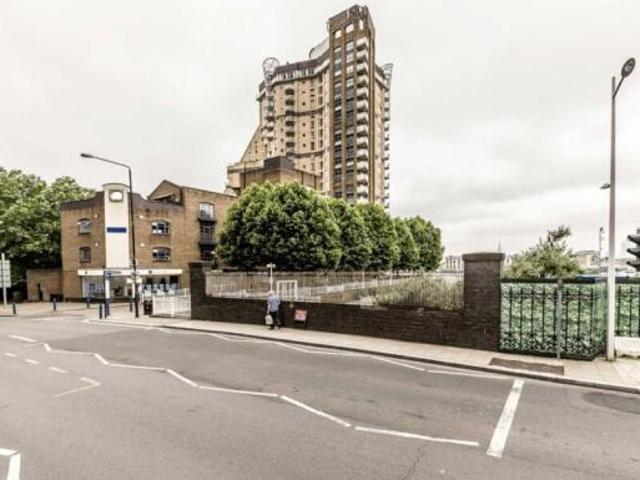 2 bedroom flat for rent in Westferry Road, Canary Wharf, E14