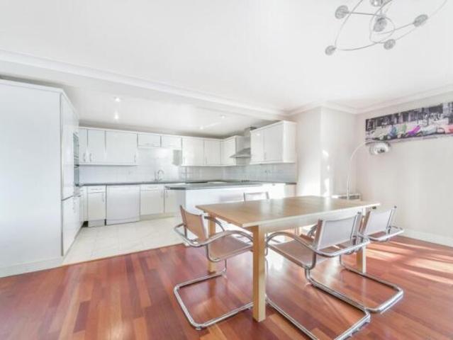 2 bedroom flat for rent in Westferry Road, Isle Of Dogs, London, E14