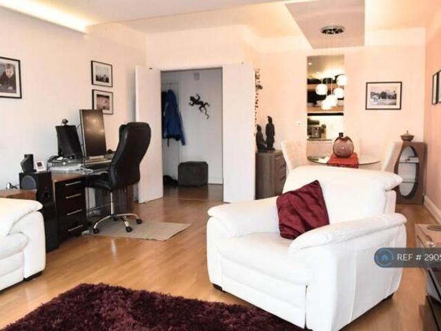 2 bedroom flat for rent in Westferry Road, London, E14