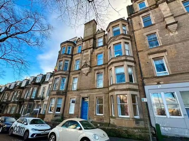 2 bedroom flat for rent in Westhall Gardens, Bruntsfield, Edin.