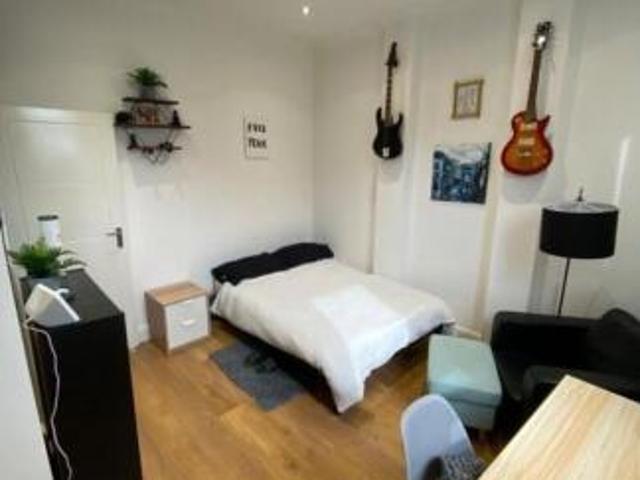 2 bedroom flat for rent in Weston Park G/F*, London, N8