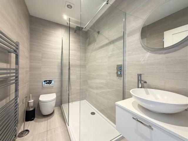 2 bedroom flat for rent in Westlands Drive, Canford Cliffs, BH13