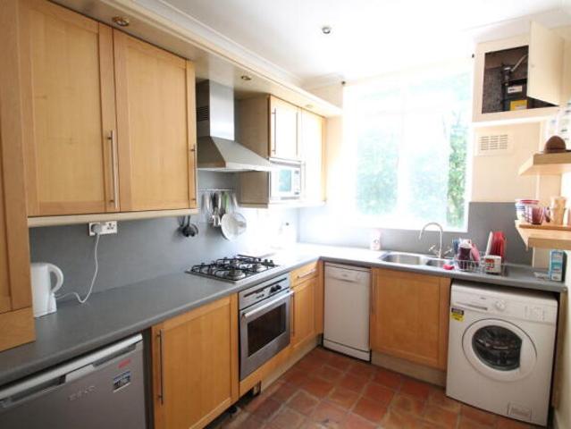 2 bedroom flat for rent in Westmoreland Road, Bromley, BR2